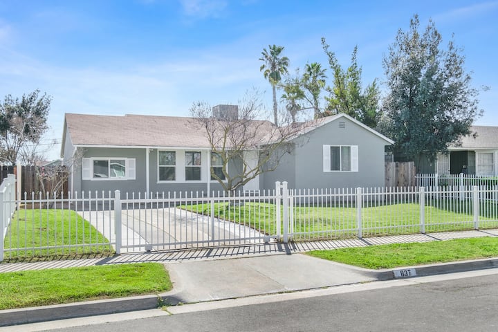 New, Safe, Perfect 3b/2bth For Buz & Fun - Fresno university, Fresno