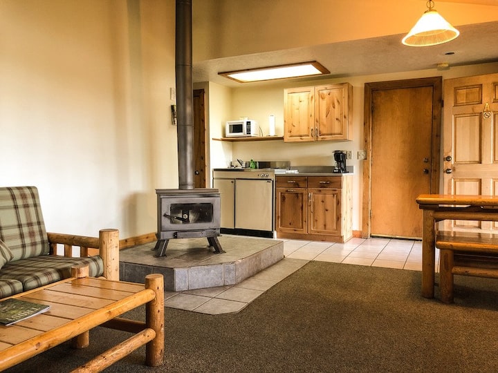 Rustic Log-cabin - Ponderosa D - Flaming Gorge, UT