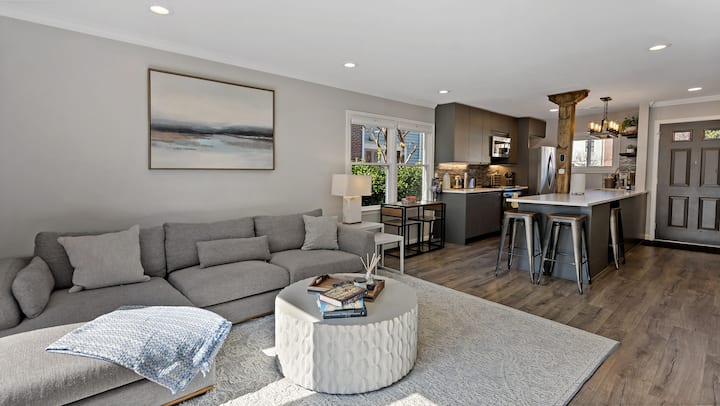 Steps To All Attractions - Annandale, VA