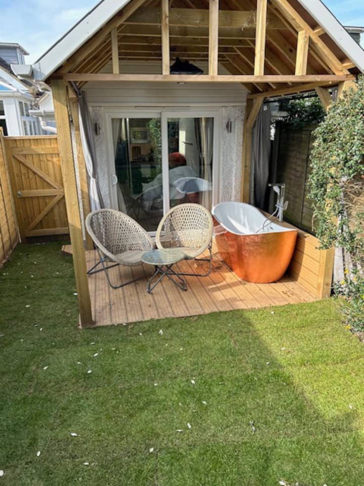 Boutique, Self Contained Space. - Bournemouth