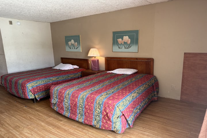 2 Queen Beds Accessible Smoking - Gainesville, FL