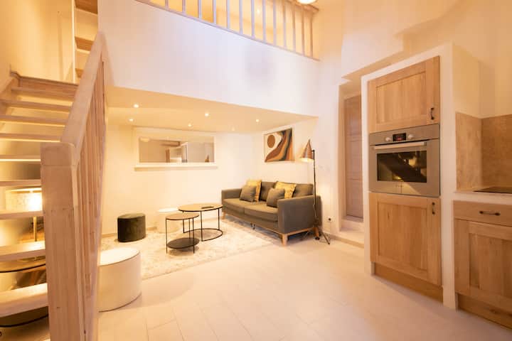 A Refined 2-br/2ba Next To Le Port De Saint-tropez - Saint-Tropez