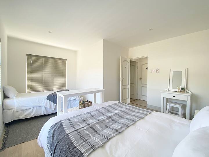 The Bucket List Room 3 - Bredasdorp