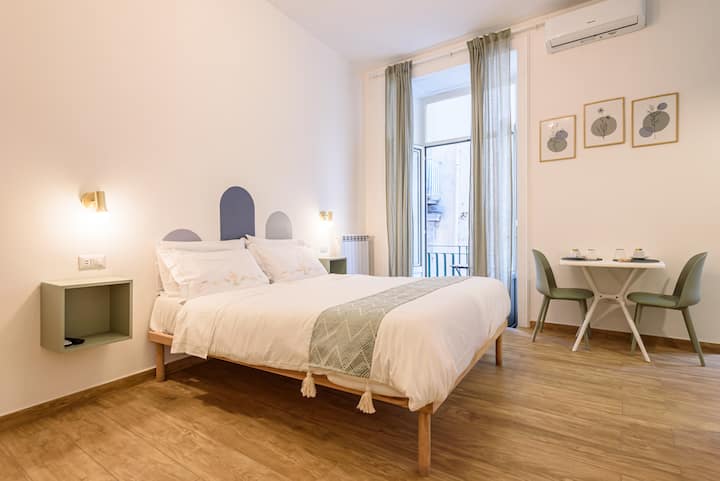 Studio Apartment With Kitchen - Naples