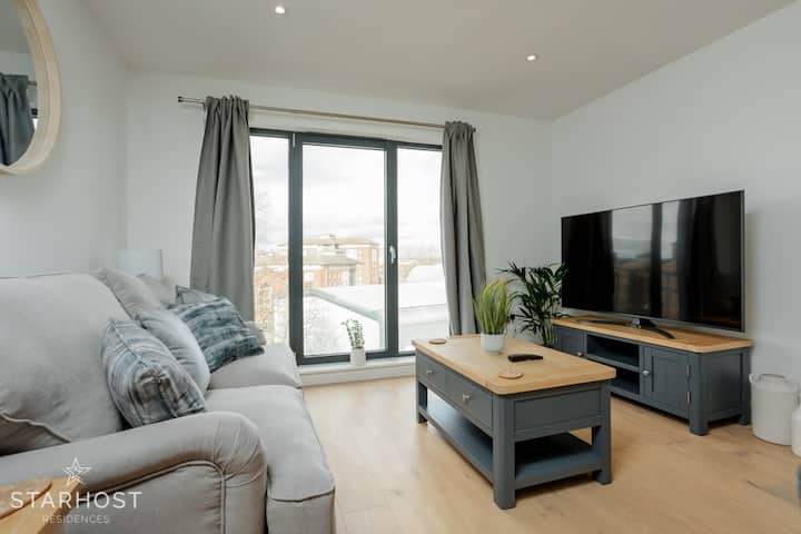 Spacious 1 Bed Apt In Ocean Village With Parking - Southampton