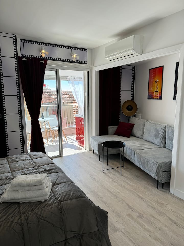 Toits Du Vieux Port - Cannes