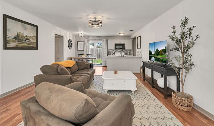 Relaxation Getaway | Central Location | Big Yard - テンプル, TX
