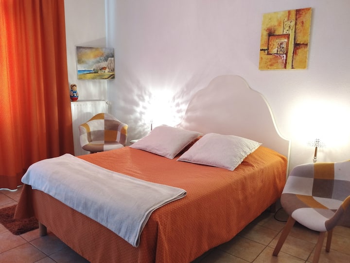 Chambre Pmr Avec  Petit-déjeûner  Et  Piscine - Audes
