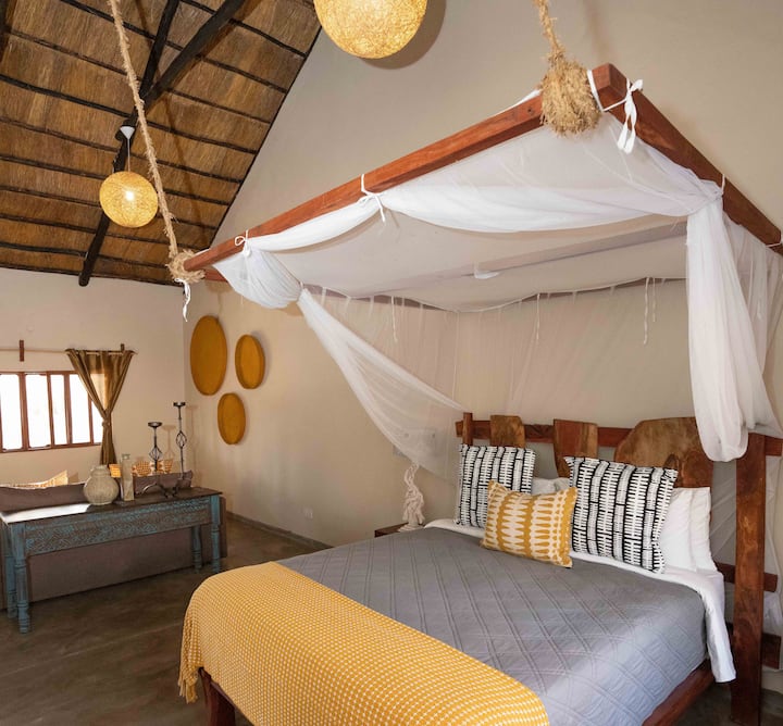 Gwango Elephant Lodge - Zimbabwe