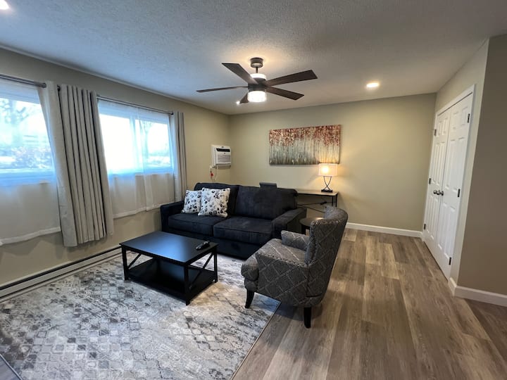Unit 1 - Stylish Unit - Walkable To Hospital - East Lansing, MI