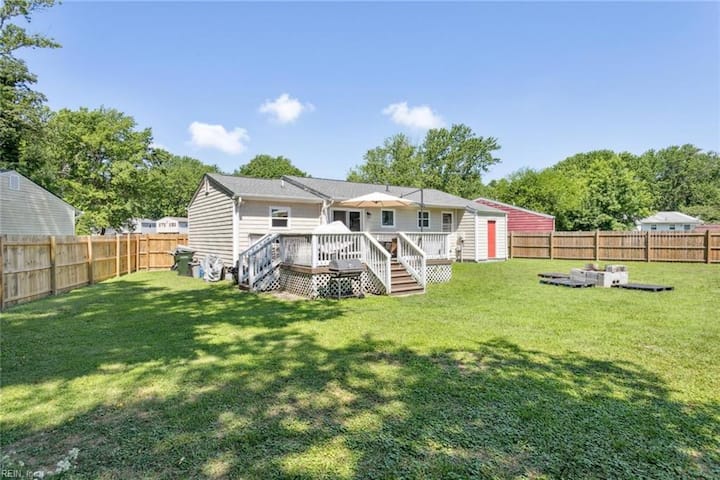 Hampton Bungalow | Cozy Stay By The Beach - Hampton, VA