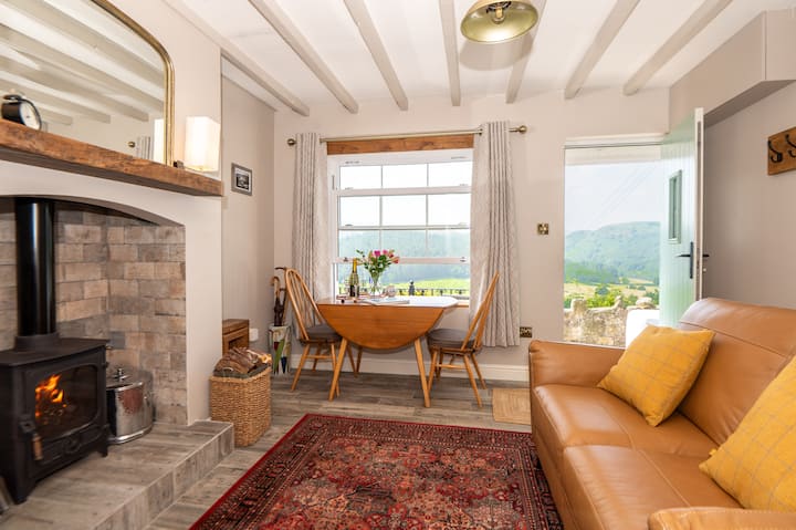 Luxury Cottage In Llantysilio
Llangollen - Llangollen