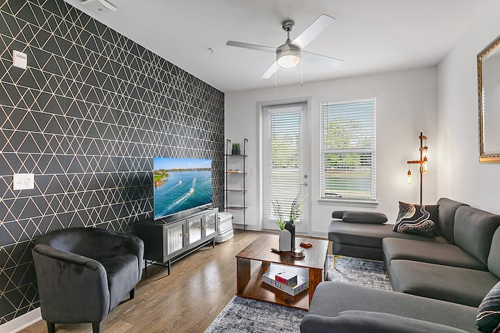 Cozy 1br Escape | Lake View By Travelux Rentals - Jacksonville, FL