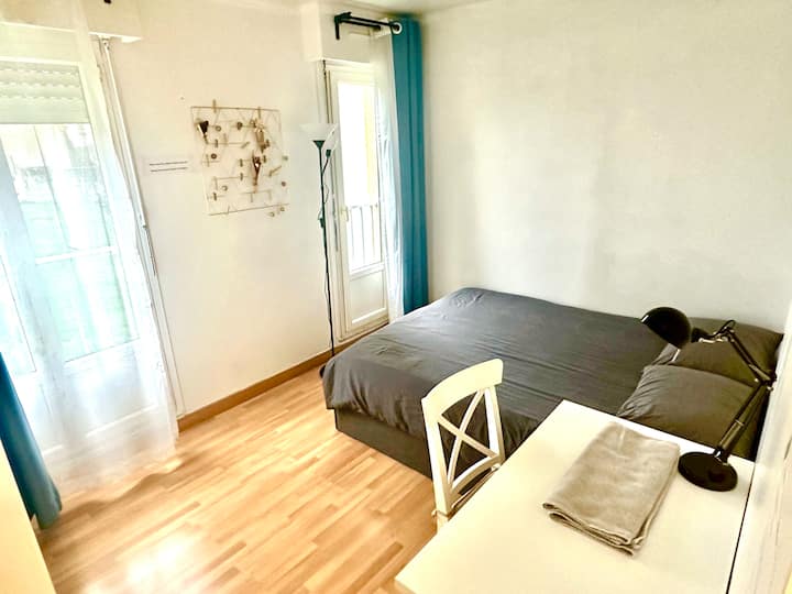 Cozy Sunny Room Near T9 Station 3 Minutes Walk - Île-de-France