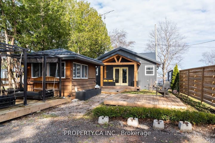 Sunrise Sunset Retreat Cottage! - Kawartha Lakes