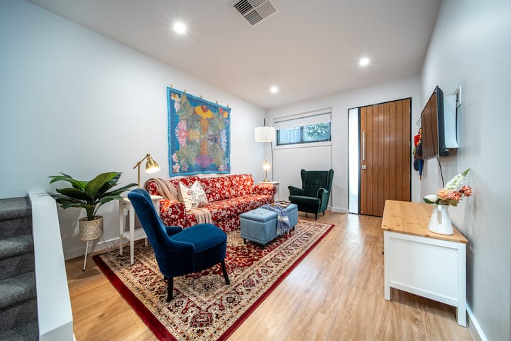 Kashida - Persian-style Townhouse With Office - Adelaide