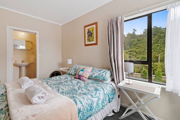 Riverside Accommodation Room 9 - Paeroa