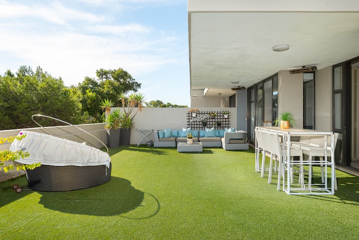 Central Green Point Apartment | Pool | Balcony - Camps Bay