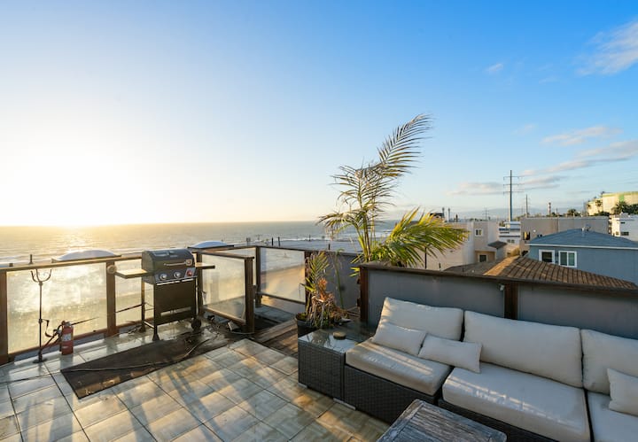 Coastal Haven Steps To Sand W/garage & Rooftop - Manhattan Beach, CA