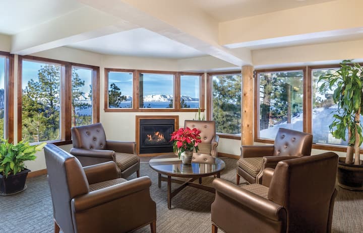 The Perfect Getaway Awaits You In Lake Tahoe! - 게노아