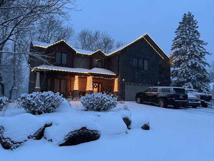 One Bedroom Apartment In Eden Prairie House - Eden Prairie, MN