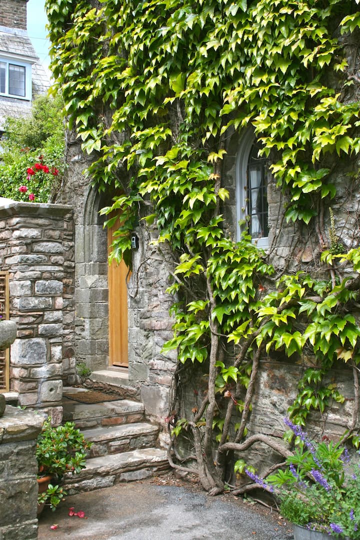 Quirky And Romantic - Croyde