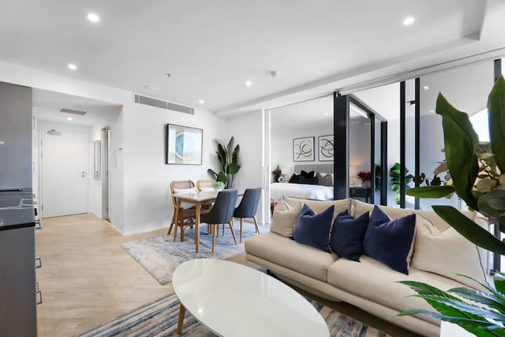 Avalon - 2 Bedroom 1 Bath River View - Gold Coast