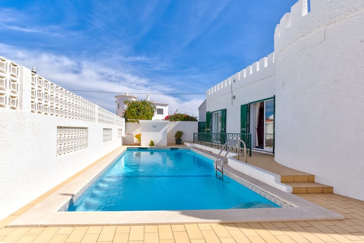 Luxury 4 Bedroom Villa.  Private Pool.  Free Wifi. - Carvoeiro