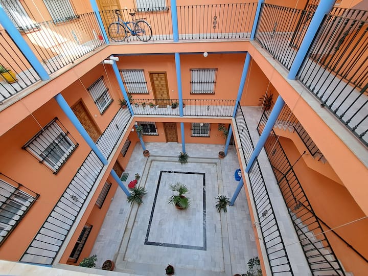 Selecta| Apto Con Dos Dorm. En Patio Tradicional - Sevilla