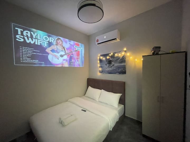 R6r6 1min Walk To Ksl | 2 Pax Room | Projector - Johor Bahru