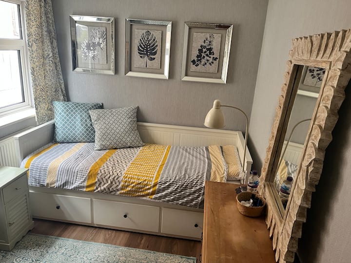 Gen’s House - Surbiton