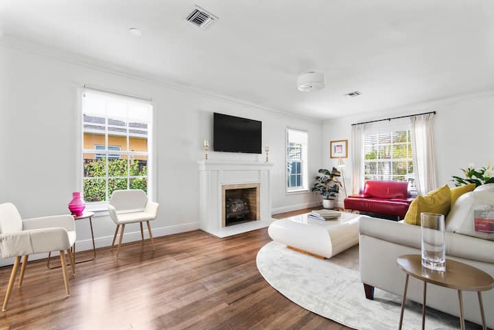 Le Petit Châlet - West Palm Beach, FL