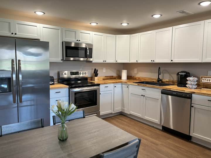 Hot Tub! Fire Pit! Picnic Area! Grill! View @Rrg - Clay City, KY