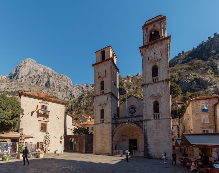 Old Town St. Tryphon Apartment - Kotor
