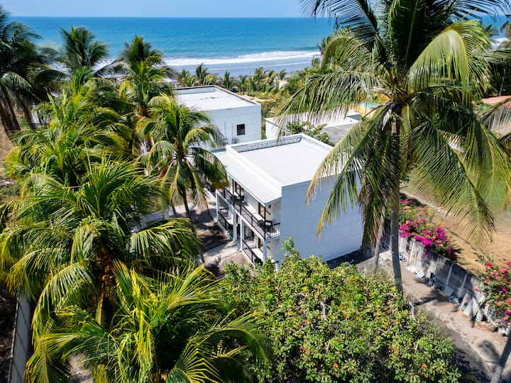 Beach House Suite 2 - El Salvador