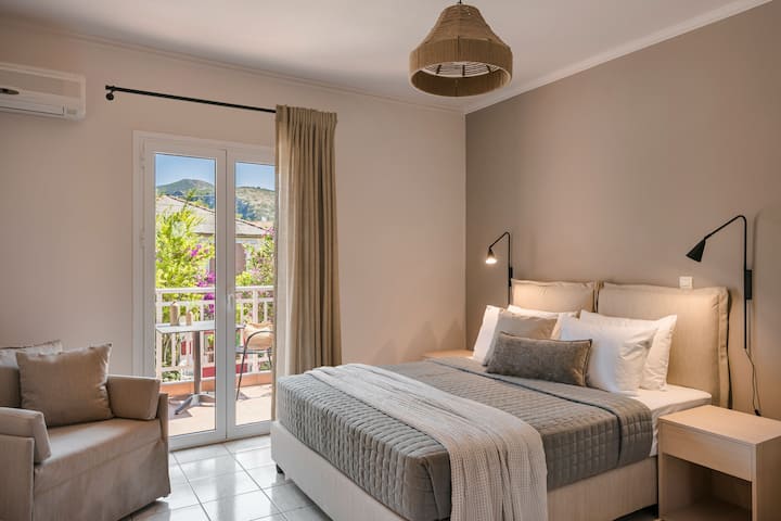 Superior Studio With Garden View, Rosilion Studios - Kateleios