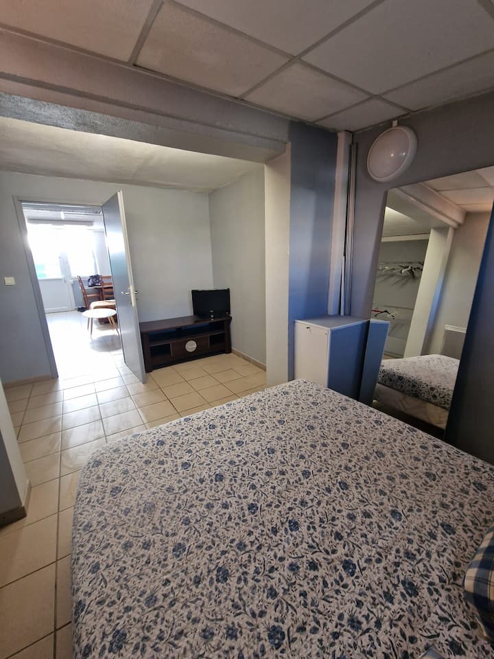 Tous Styles De Séjour. Cure, Vacances, Travail. - Digne-les-Bains