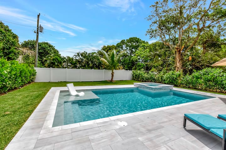 Pool Paradise In Delray Beach - Highland Beach, FL