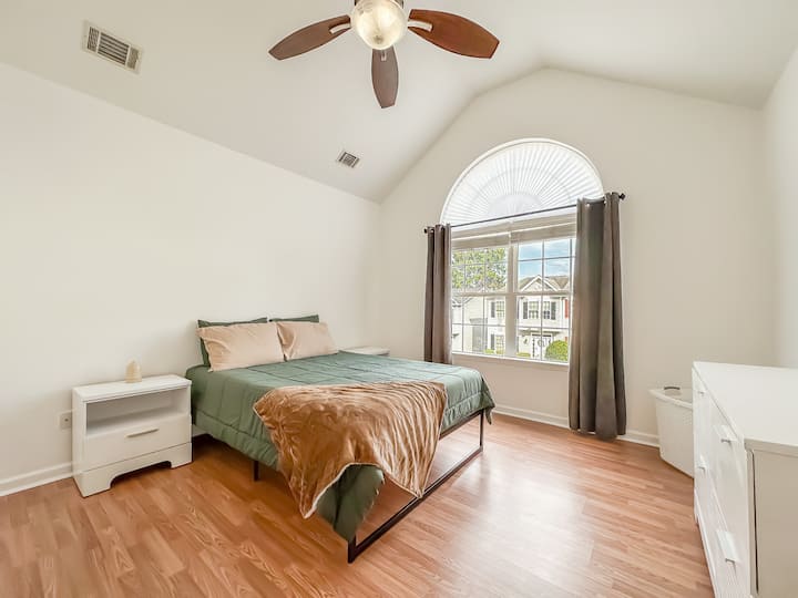 Papilio Place - Room 2 - Augusta, GA