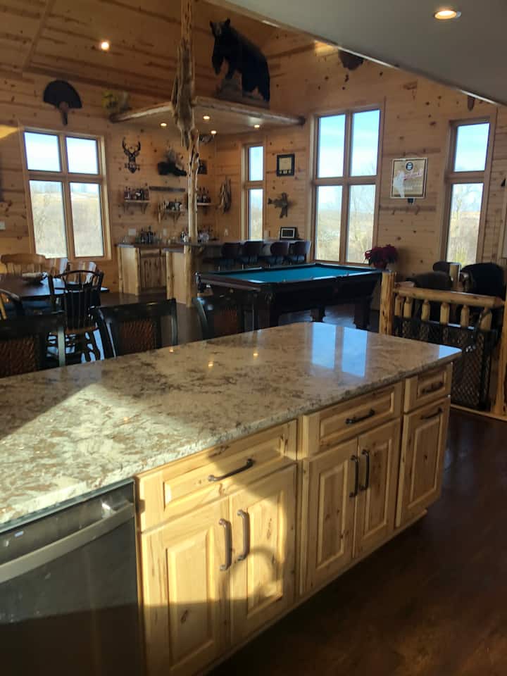 Rnc/ Eaa 4 Bdrm / Sleeps Up To 12 Luxury Home - Eden, WI