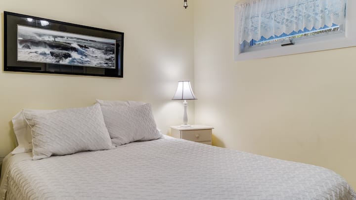 One Bedroom At Boutique Complex Adjacent To Ocean - Montauk, NY
