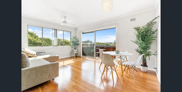 Sea Views In Dee Why - Narrabeen