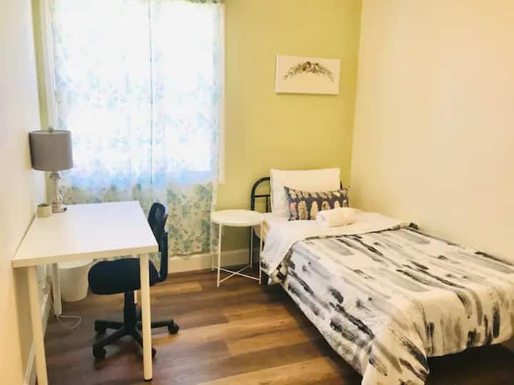 Private Bedroom #5 One Bed/ Wifi/ Parking - San José, CA