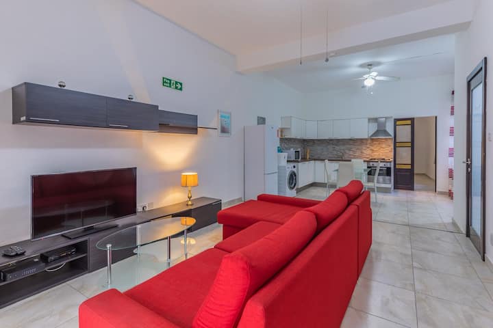 Apartment In The 3 Cities - Malta