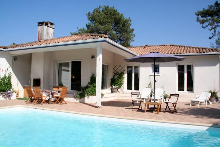 Jolie Maison Avec Piscine Et Jardin - Lacanau