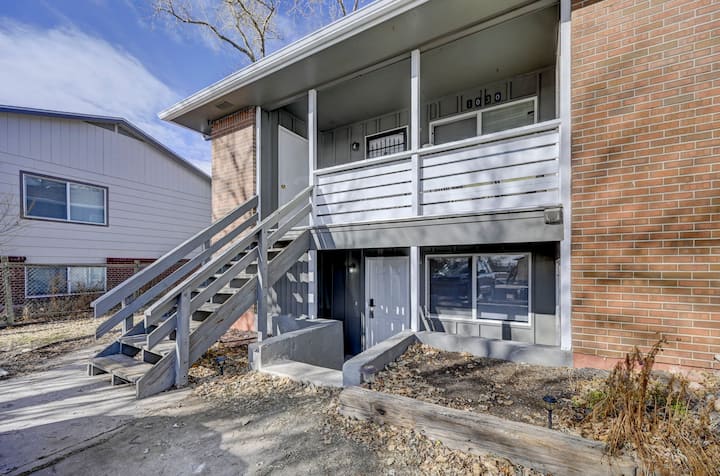 2bd Gem Near Peterson Base And Airport! - Colorado Springs, CO
