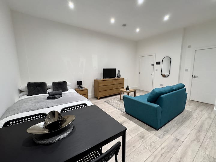 Hotel Studio Escape| Kent | - Maidstone