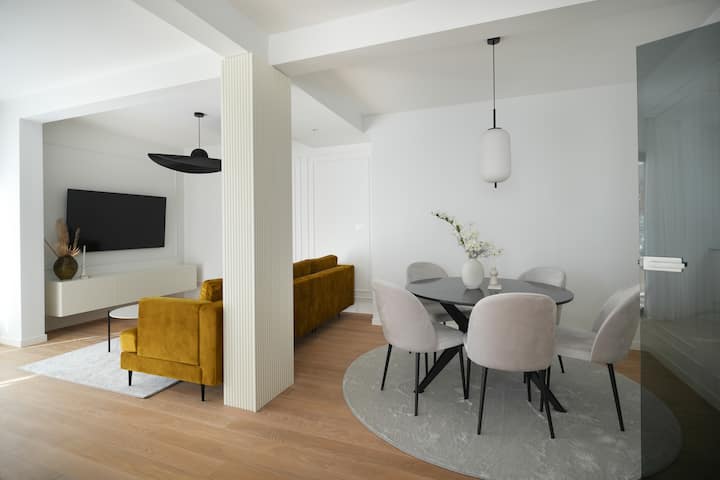 Zadar Hideaway! 2-bedroom W Balcony & Beach Access - Zadar