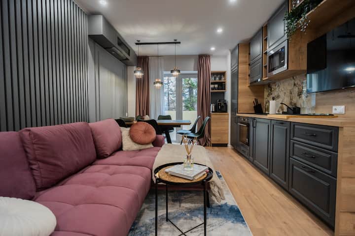 Urban Pearl - Old Town - Unique 4br/3ba Apartment - Romania