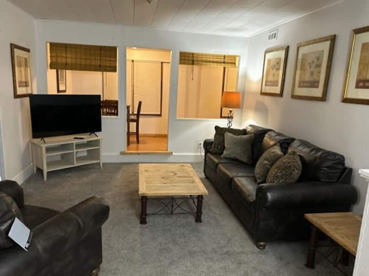 Spacious 2 Bdr Great Location! - ナイアガラ・フォールズ, NY
